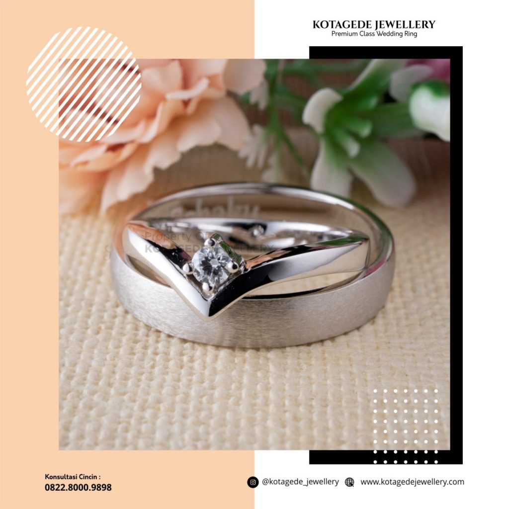Model Cincin Tunangan Terbaru dari Logam Platinum - Salprom